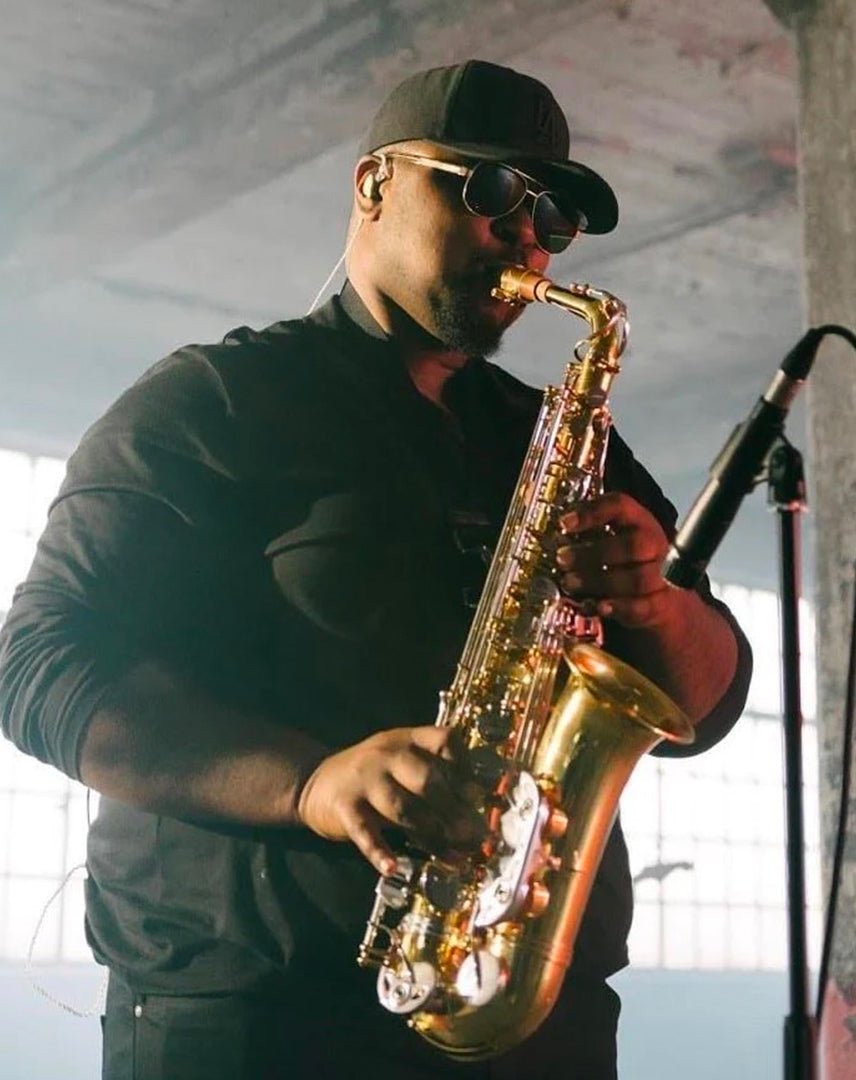 Emmanuel Osei-Asamoah joue Syos à l'alto