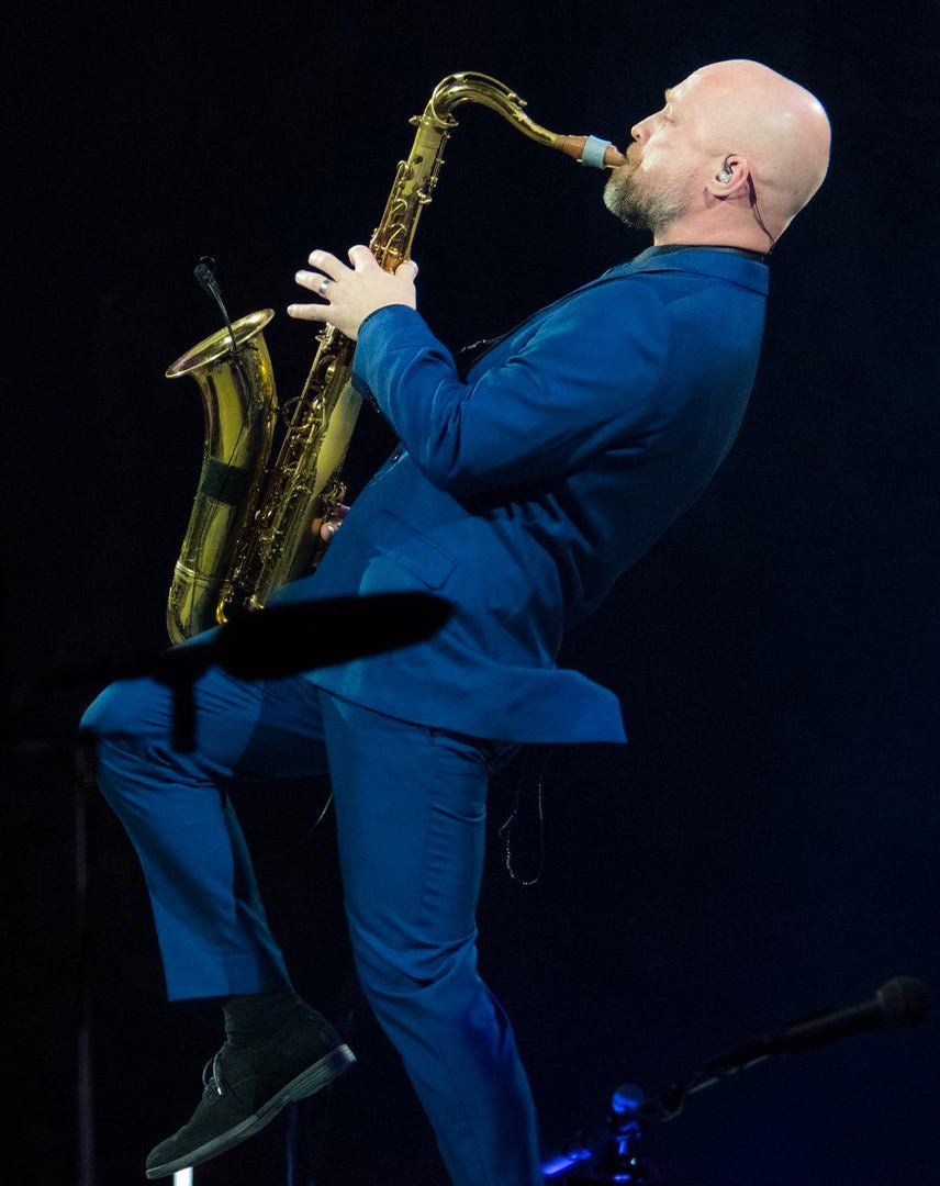 Jonas Wall plays a Syos tenor mouthpiece