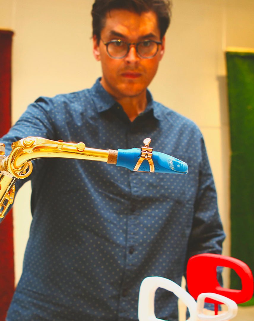 Saxophonist Jordan Reed plays Syos